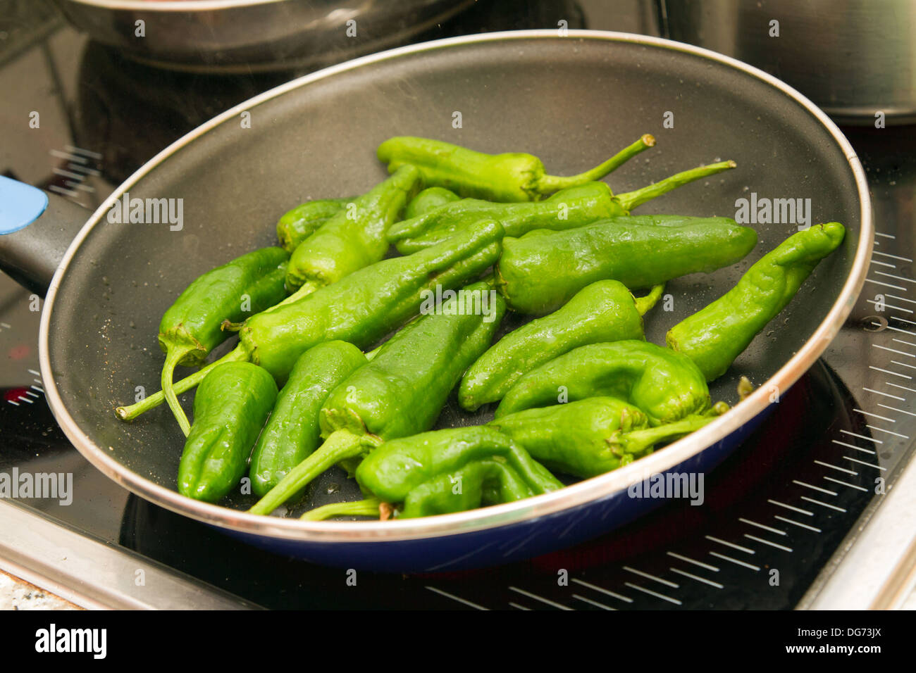 Pimientos baby hi-res stock photography and images - Alamy