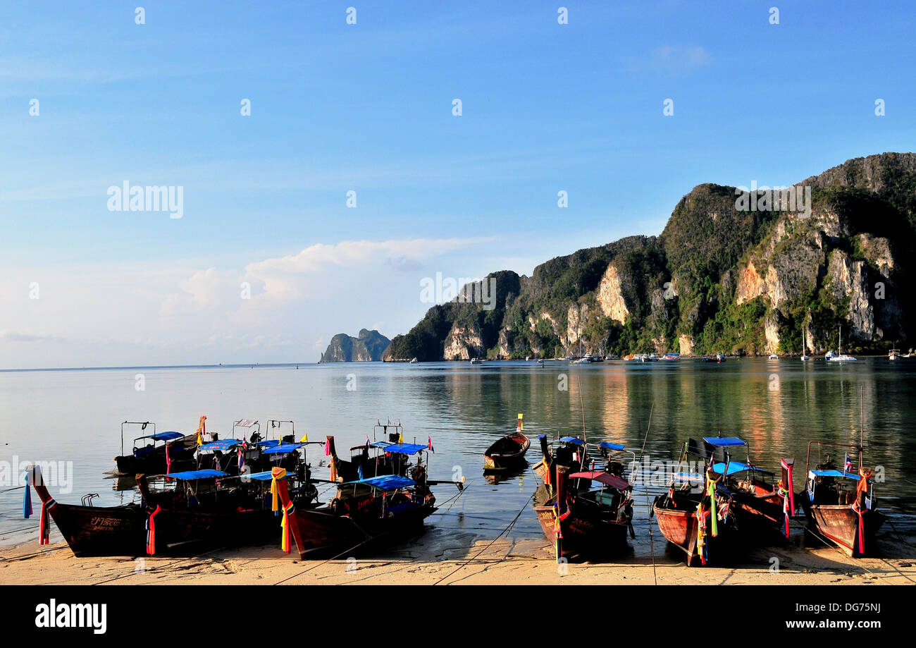 Ton sai bay hi-res stock photography and images - Alamy