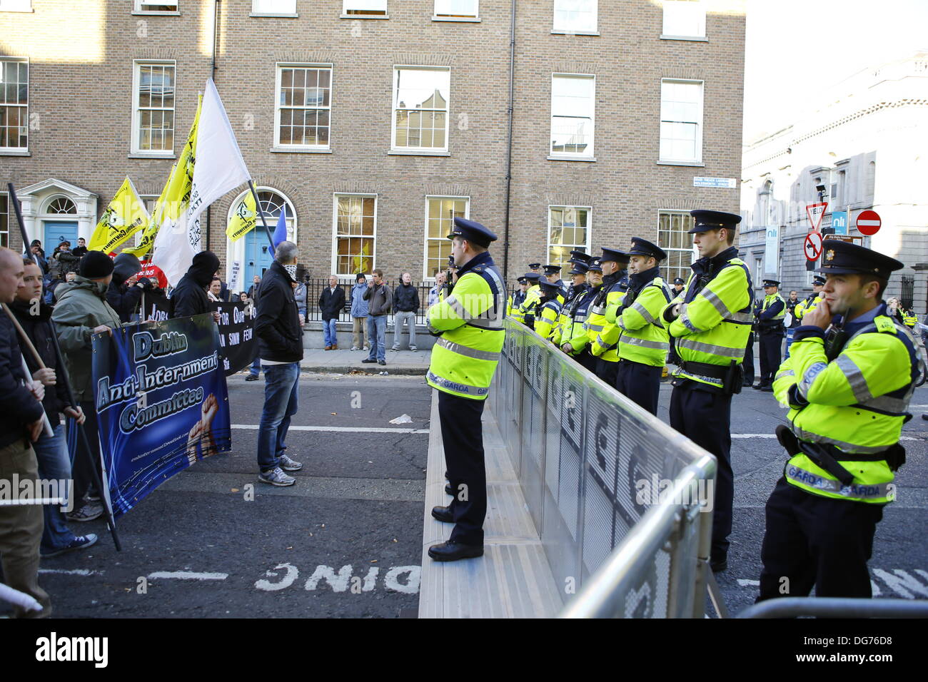 Dublin, Ireland. 15th October 2013. Protesters from Republican Sinn ...