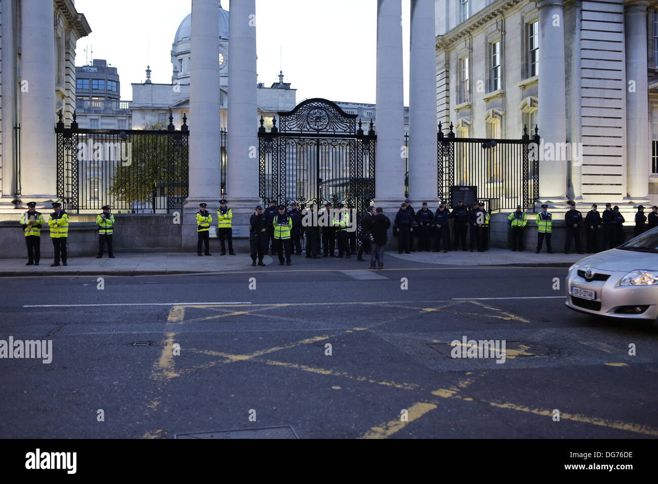 Dublin, Ireland. 15th October 2013. Garda officers (Irish police ...
