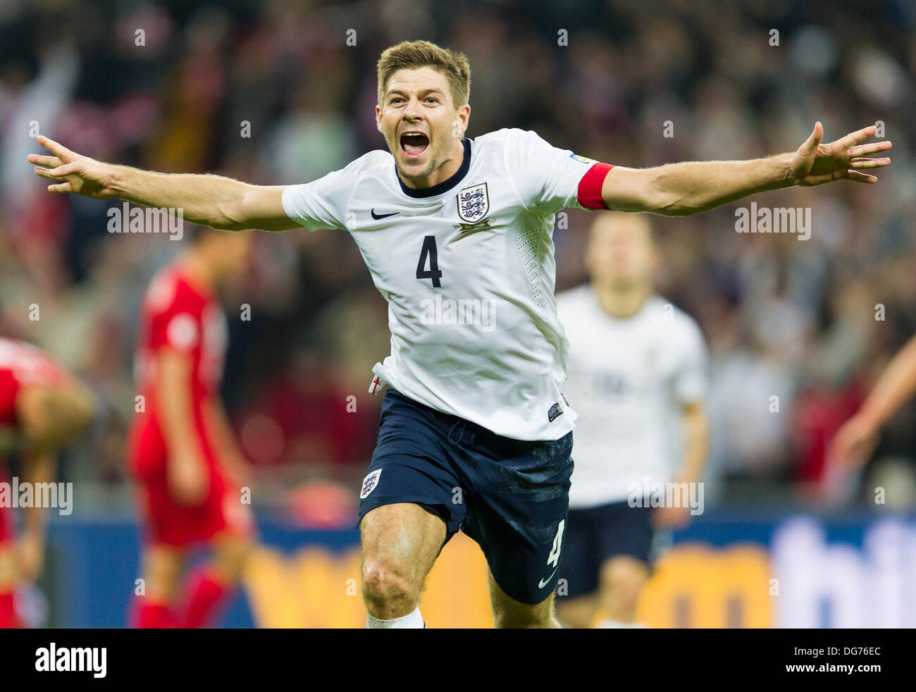 Steven Gerrard Celebrating England