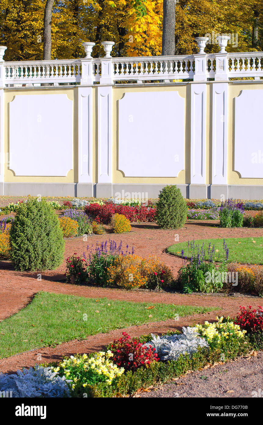 Landscaped garden in the palace Stock Photo - Alamy