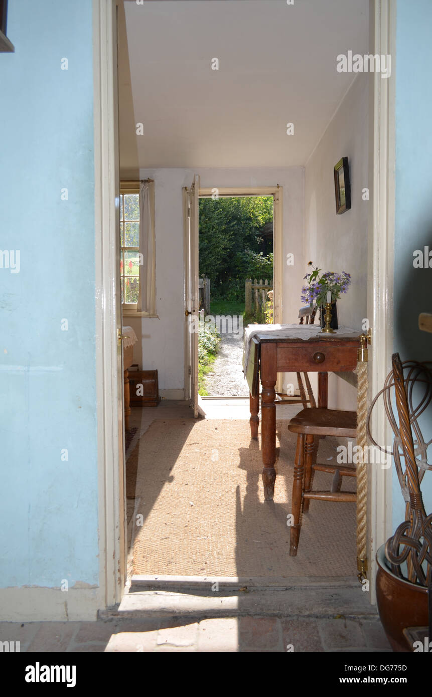 Entrance doorway inviting welcome hi-res stock photography and images ...