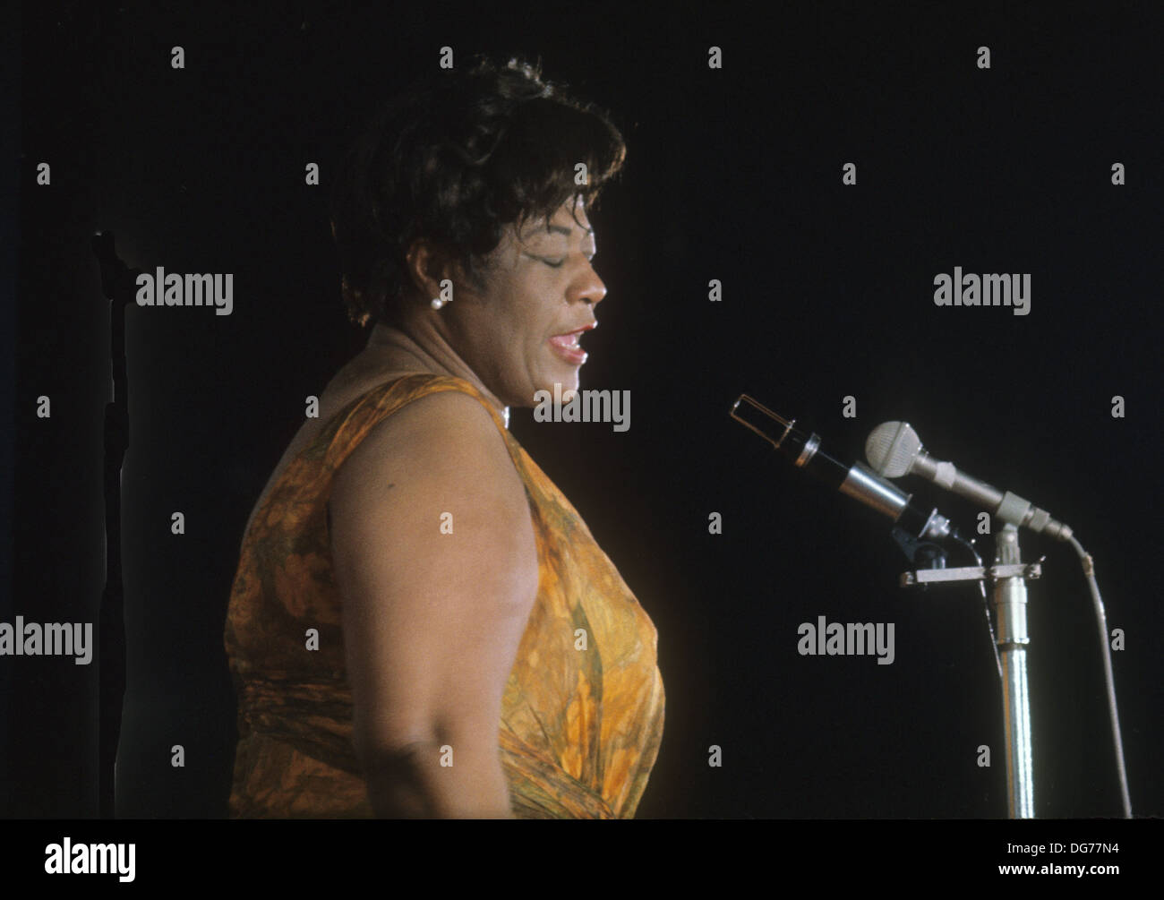 ELLA FITZGERALD (1917-1996) US jazz singer about 1968 Stock Photo - Alamy