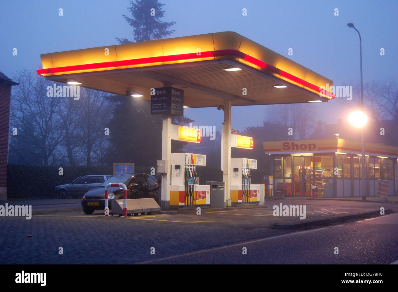Shell oil fuel storage tank hi-res stock photography and images - Alamy