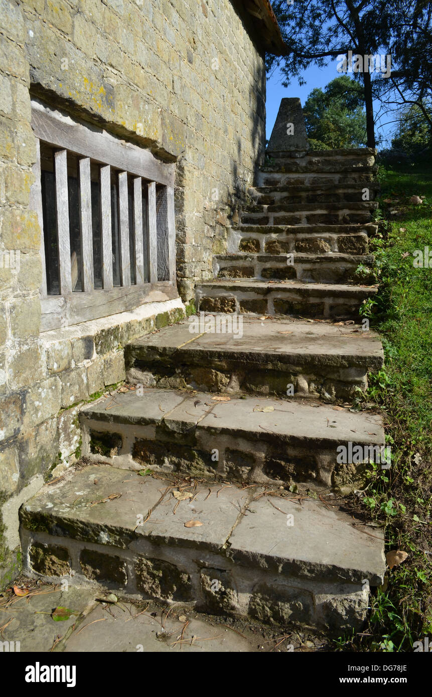 Big stair steps hi-res stock photography and images - Alamy