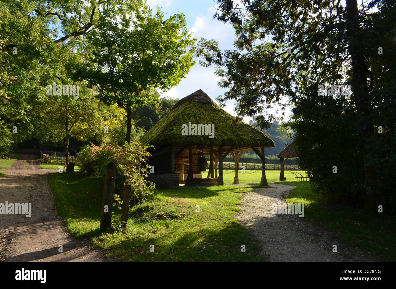 Old open thatched barn hi-res stock photography and images - Alamy