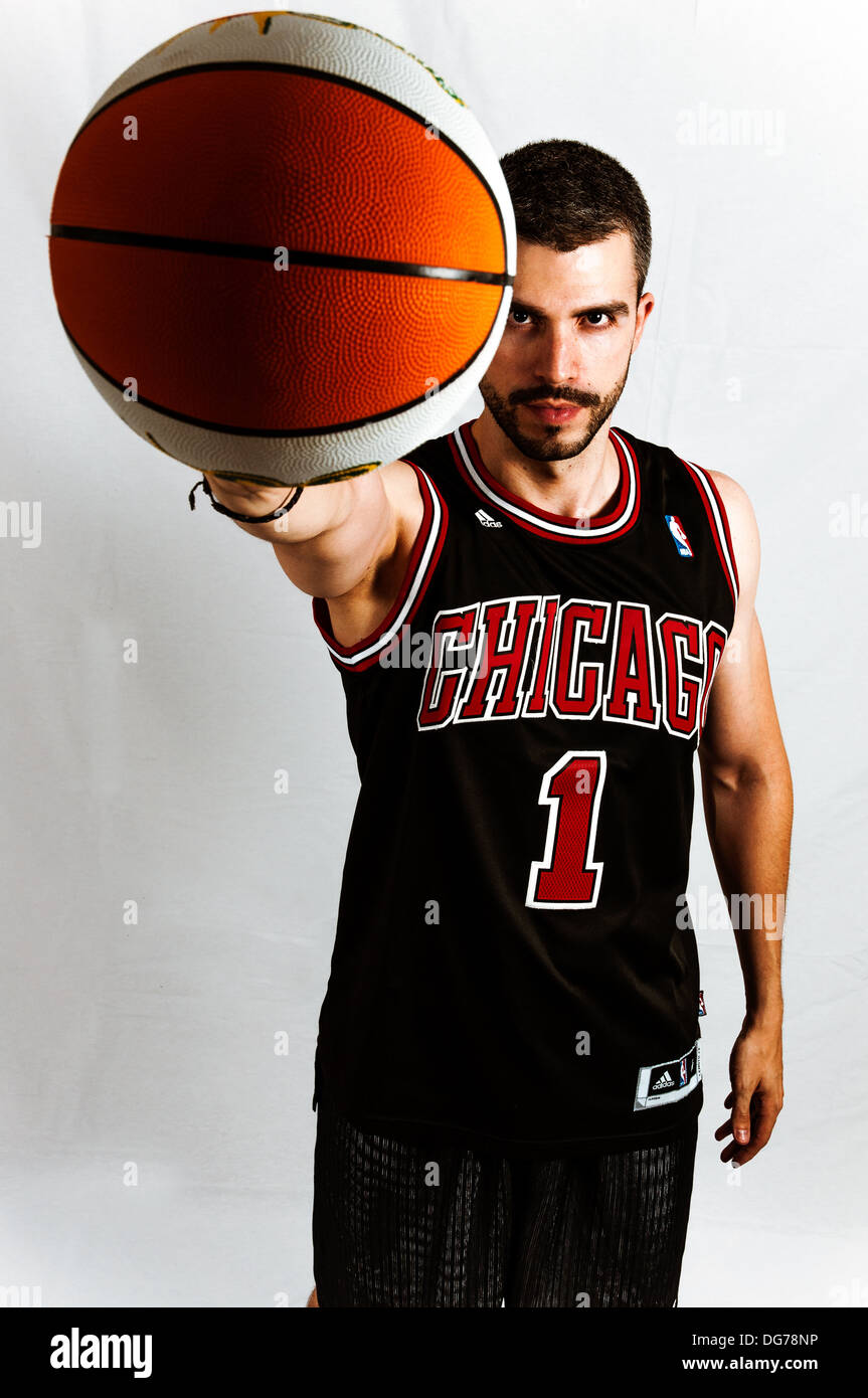 Black guy basketball hi-res stock photography and images - Alamy