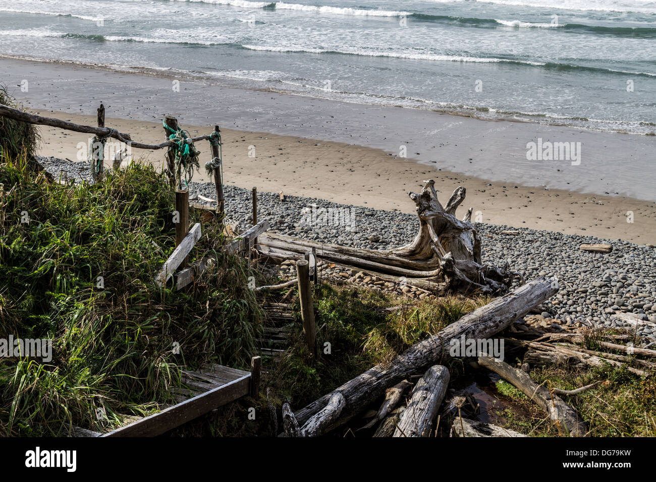 Walkway to Falcon Cove beach at the Oregon coast Stock Photo - Alamy