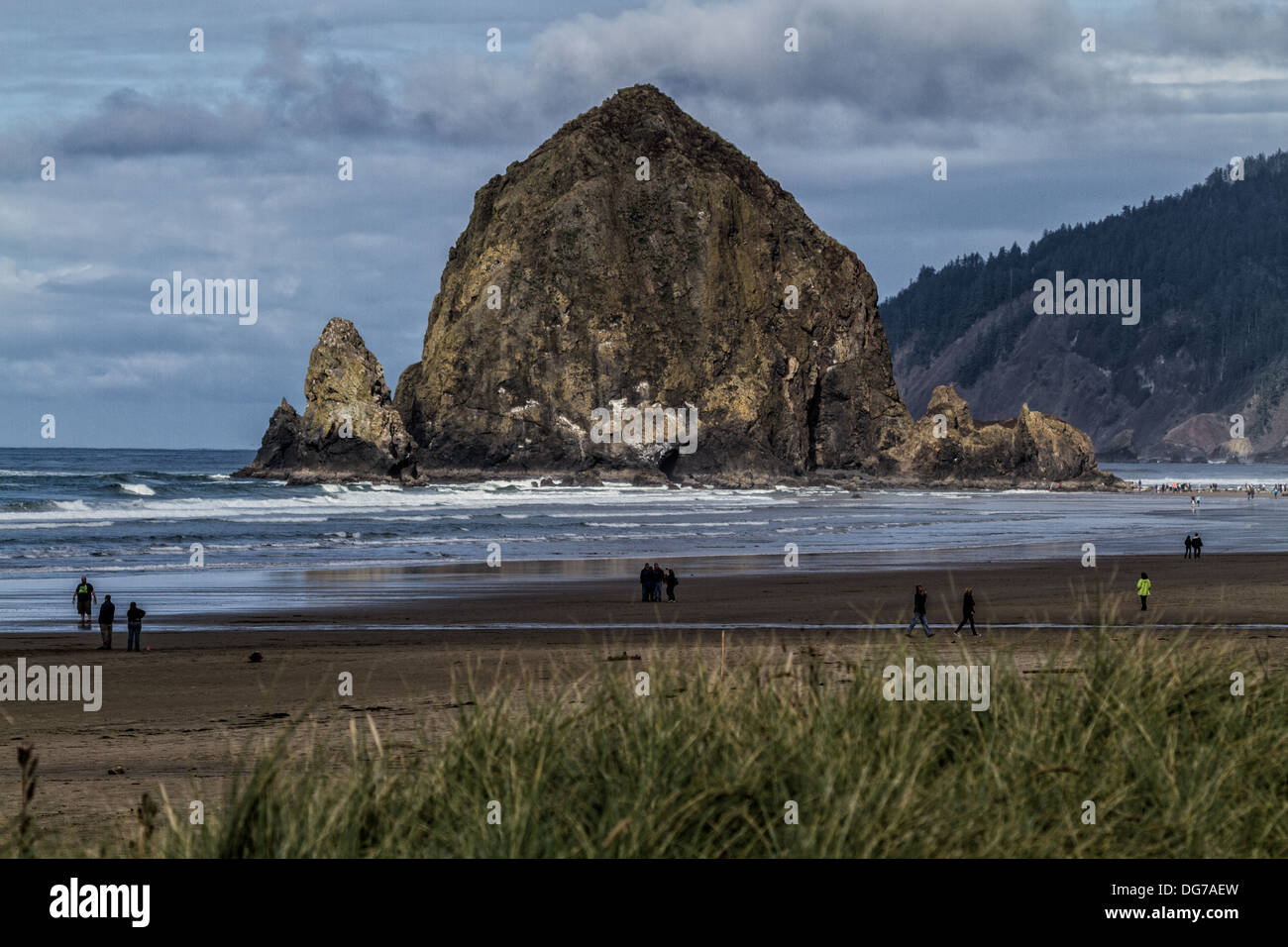Haystack Rock, Cannon Beach, Oregon Stock Photo - Alamy