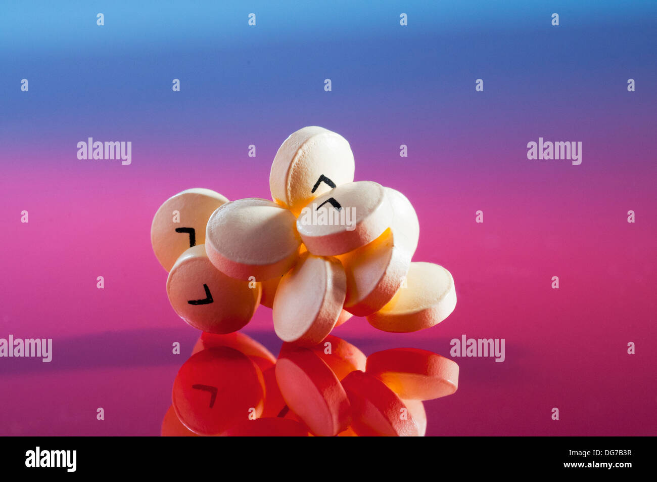 Aspirin 81 mg hi-res stock photography and images - Alamy