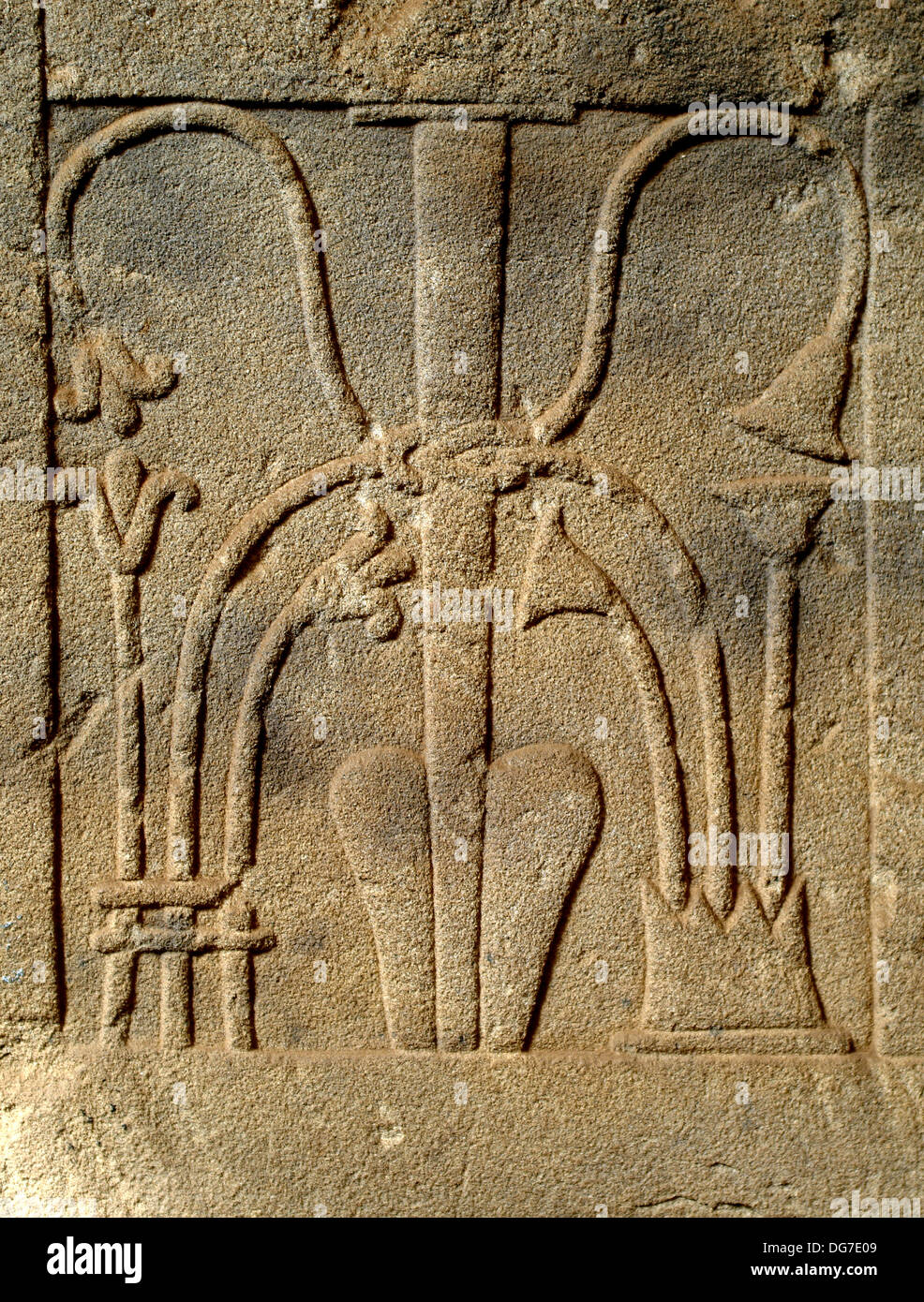 Ancient egyptian symbol of life hi-res stock photography and images - Alamy