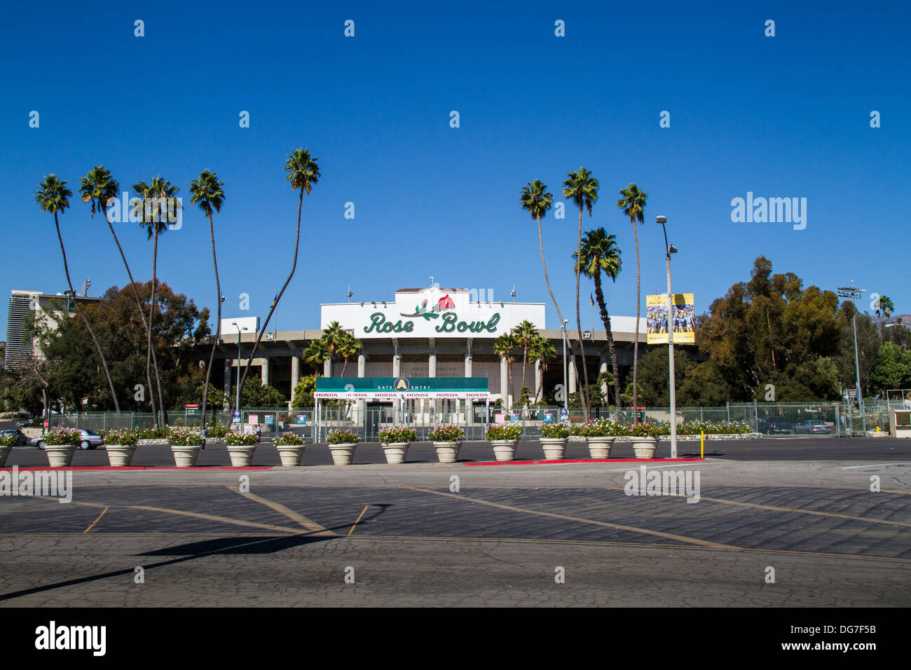Pasadena rose bowl stadium hi-res stock photography and images - Alamy