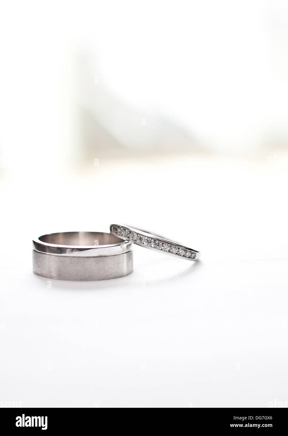 Wedding rings hi-res stock photography and images - Alamy