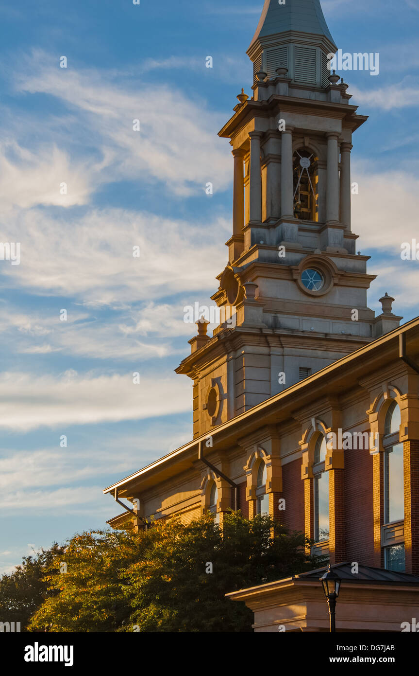 The sunlit steeple of Lawrenceville First Baptist Church near Atlanta ...