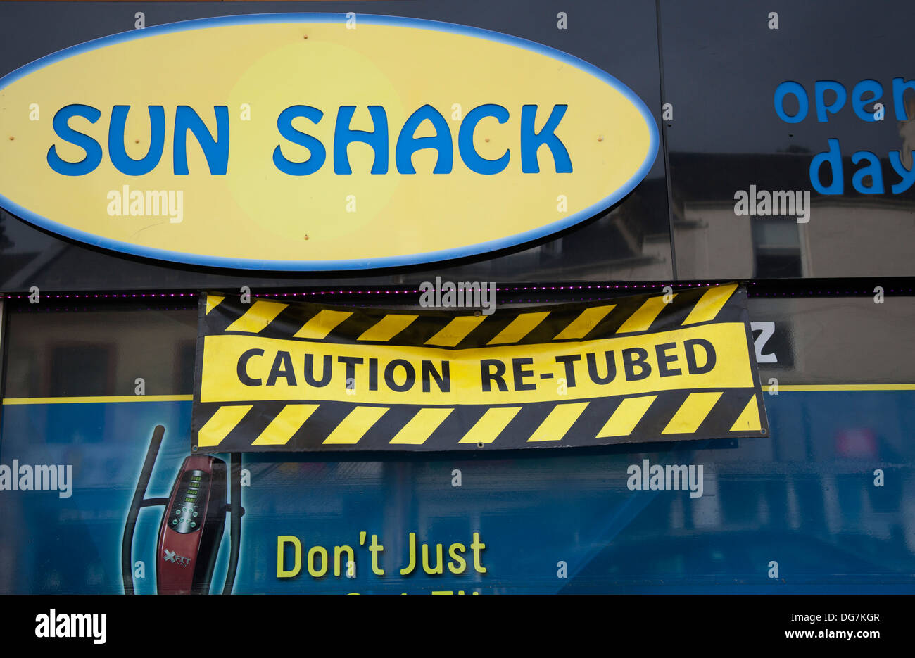Sun shack salon hi-res stock photography and images - Alamy