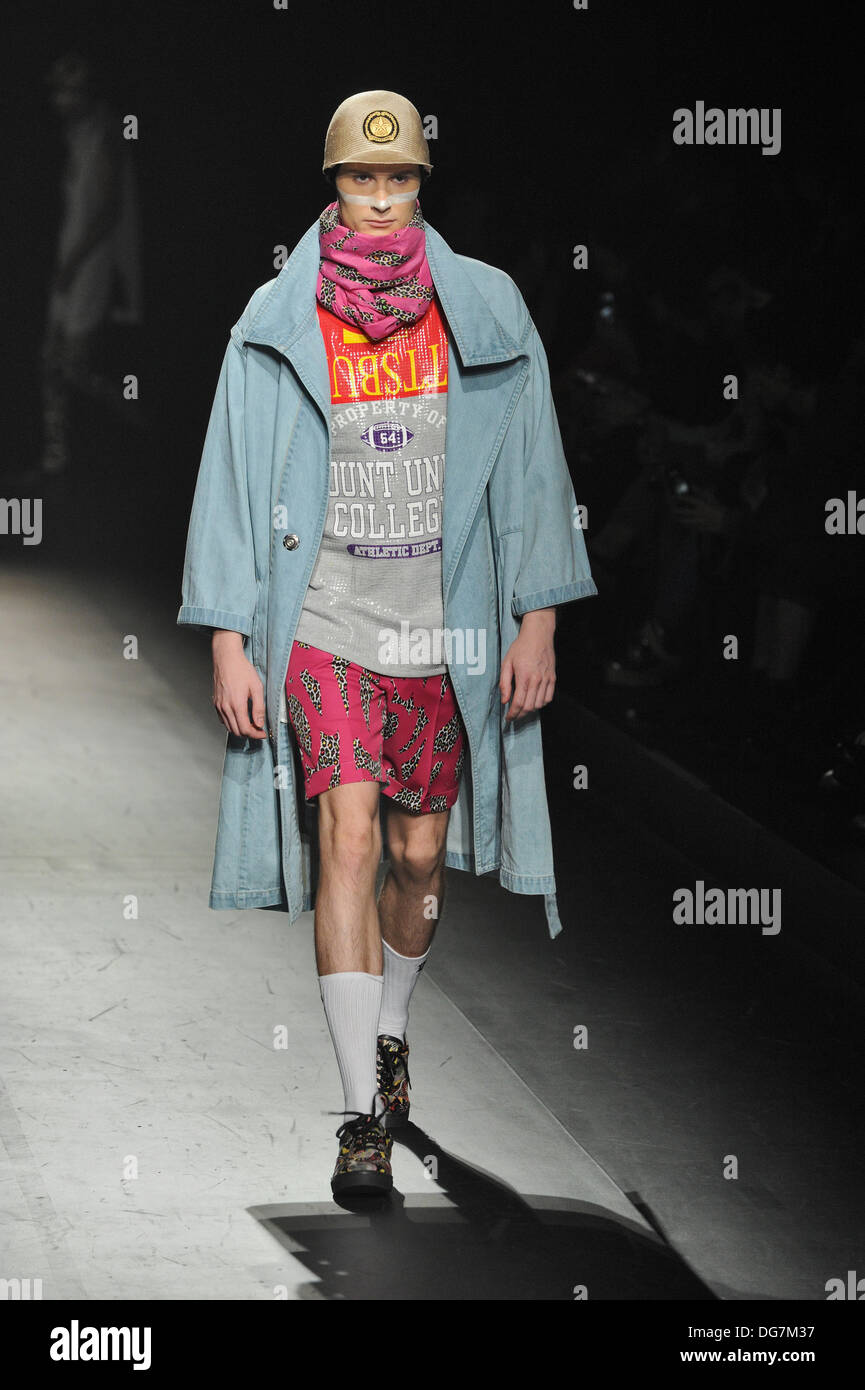 Tokyo, Japan. 15th Oct, 2013. Spring/Summer 2014 Collection of Japanese ...