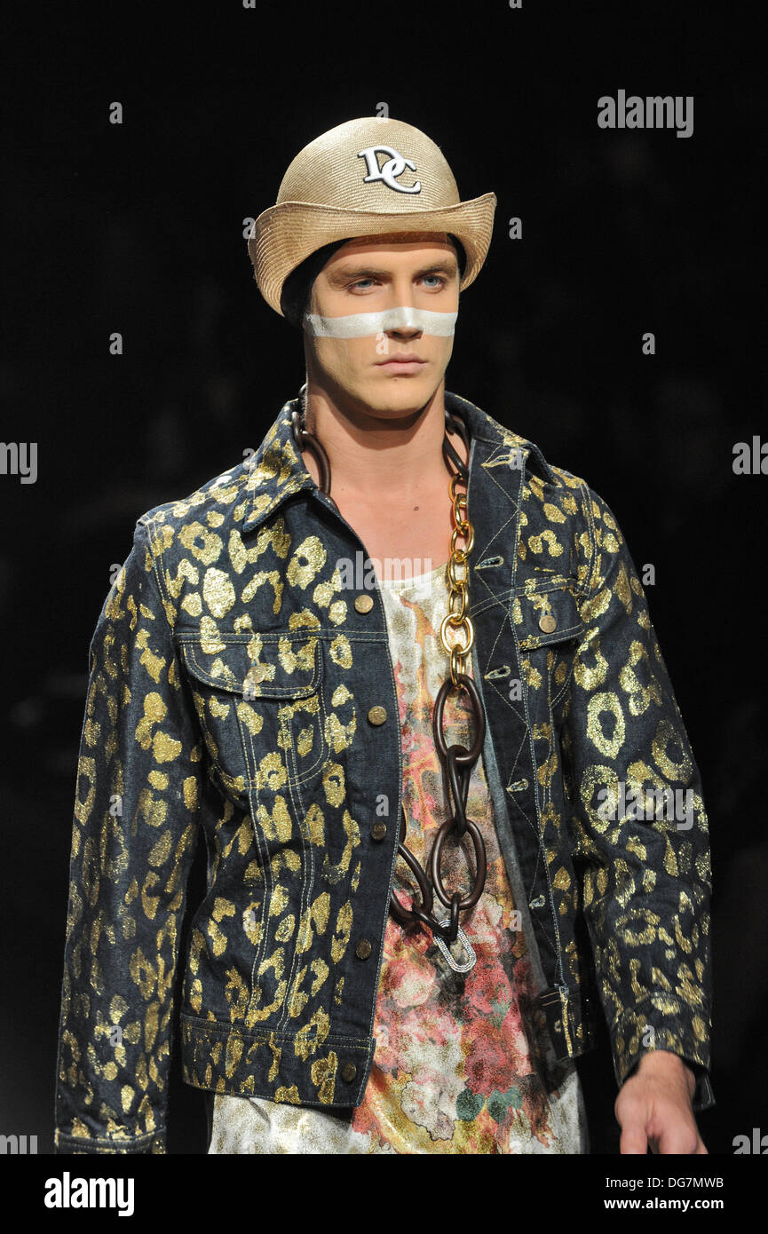 Tokyo, Japan. 15th Oct, 2013. Spring/Summer 2014 Collection of Japanese ...