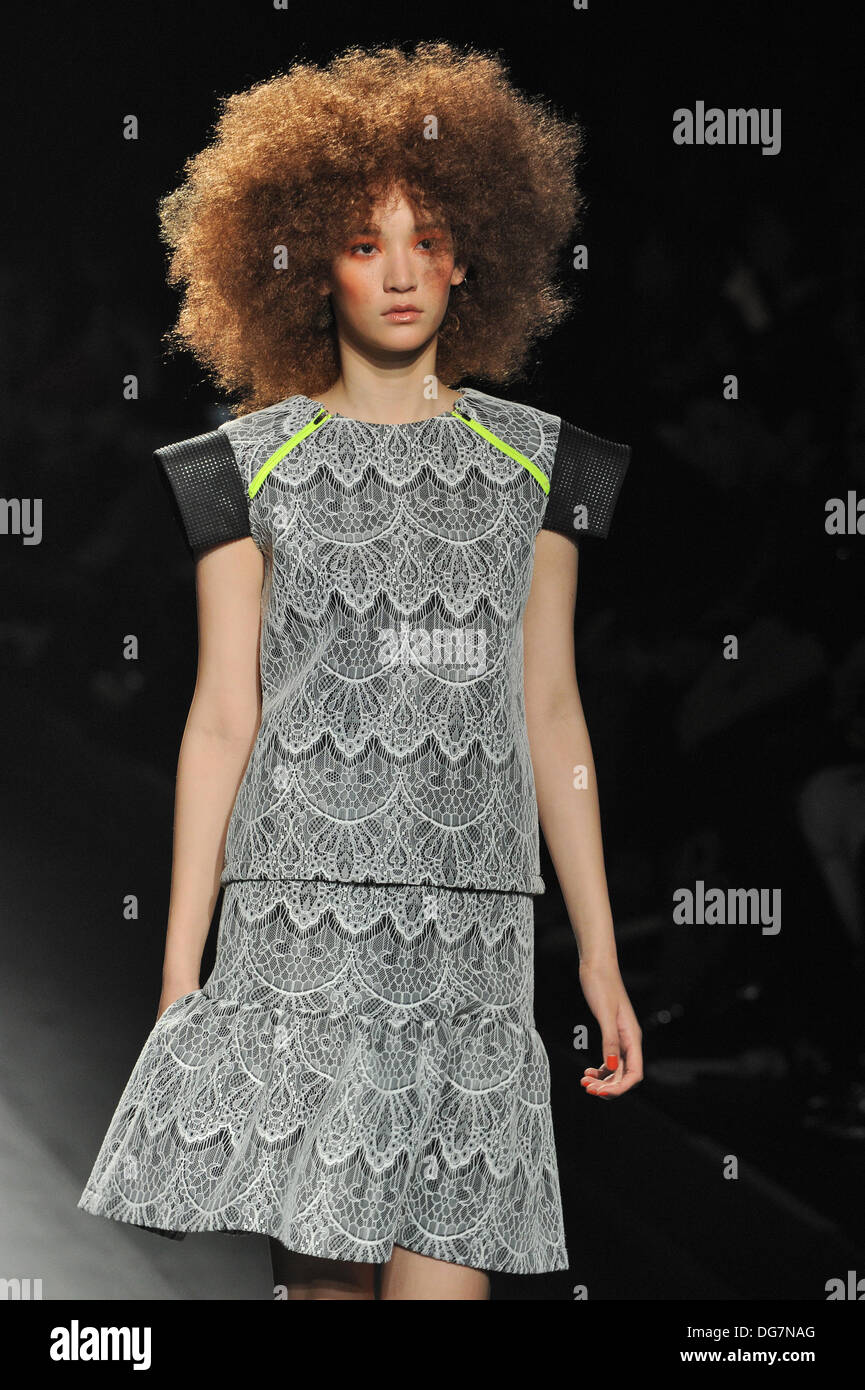 Tokyo, Japan. 15th Oct, 2013. Spring/Summer 2014 Collection of Japanese ...