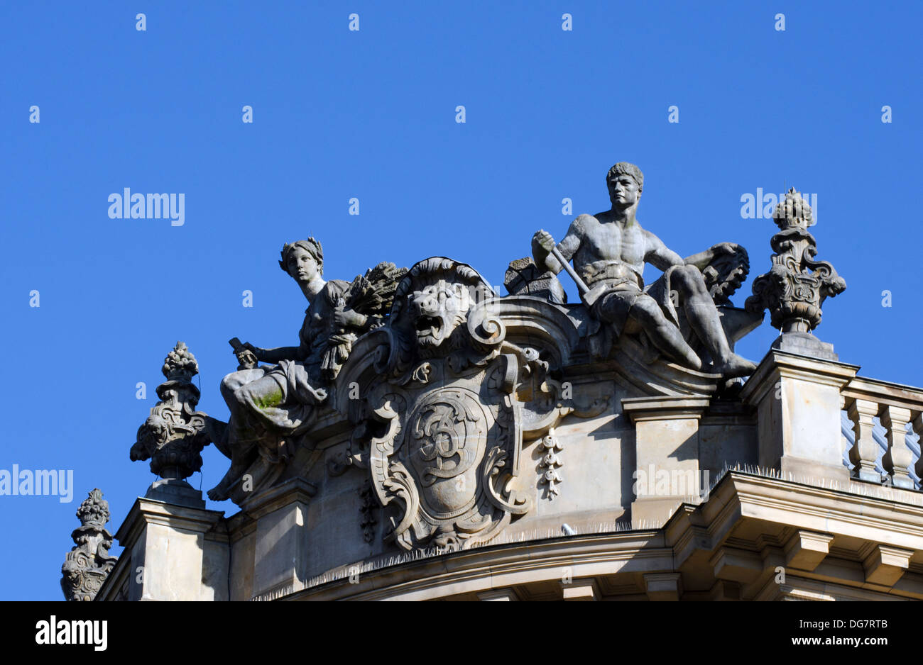 rooftop statues munich germany Stock Photo - Alamy