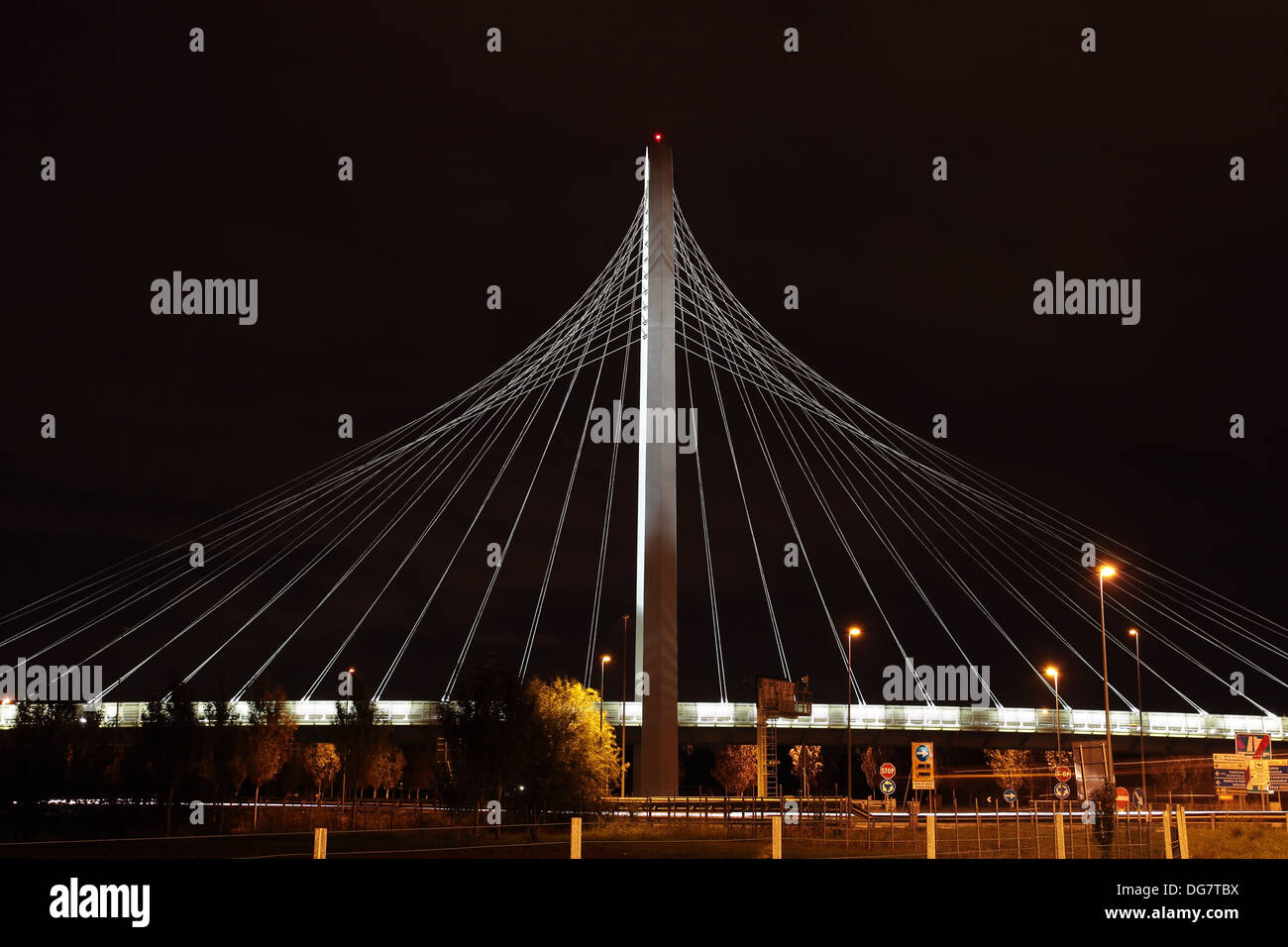 Motorway bridge buildings in night hi-res stock photography and images ...