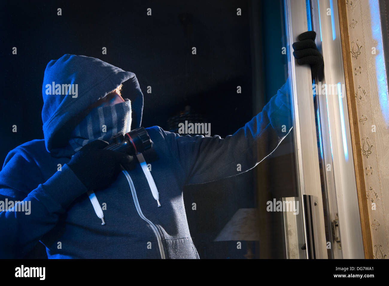 Burglar hi-res stock photography and images - Alamy