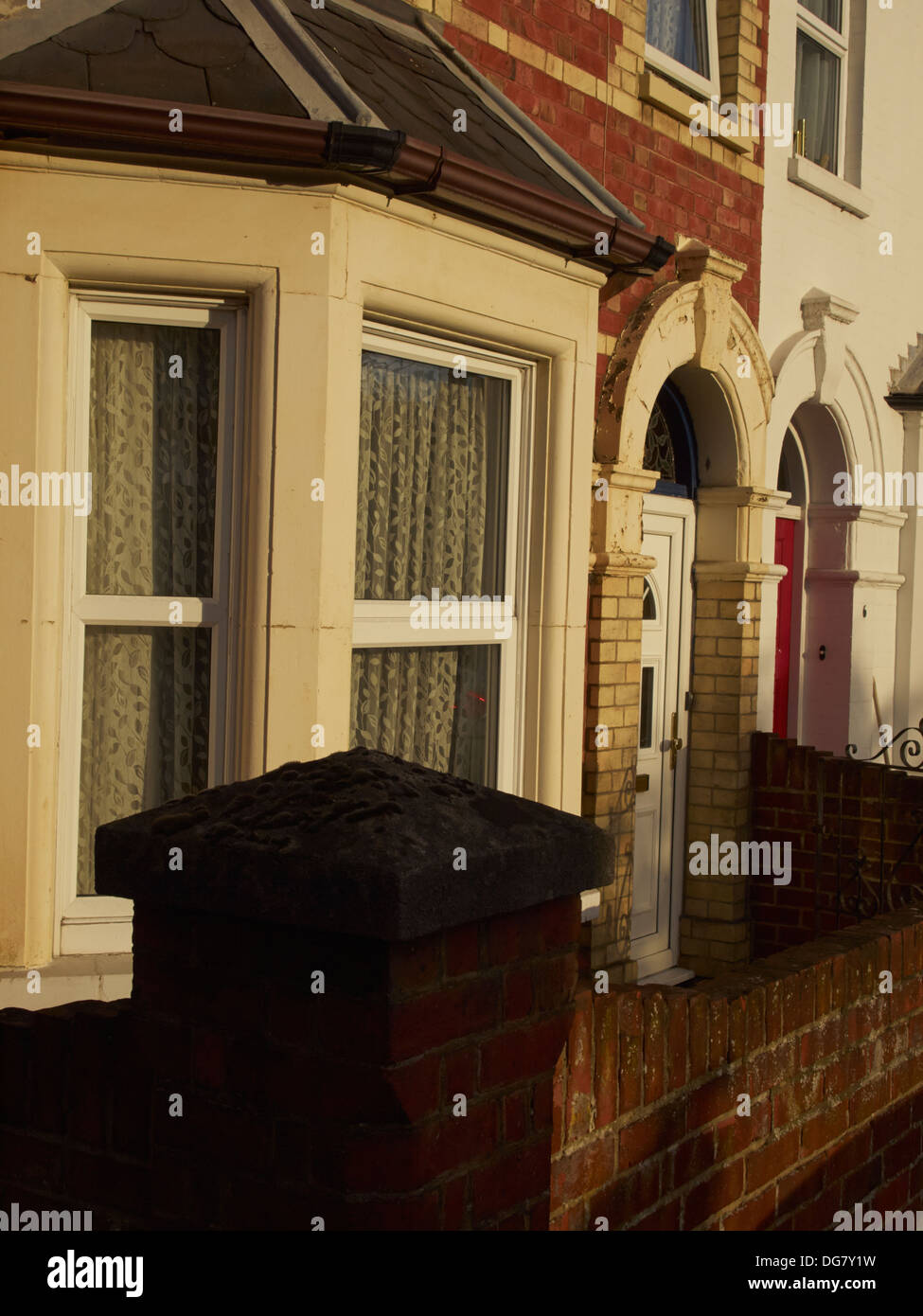 Attached houses, Henley, Oxfordshire, England Stock Photo - Alamy