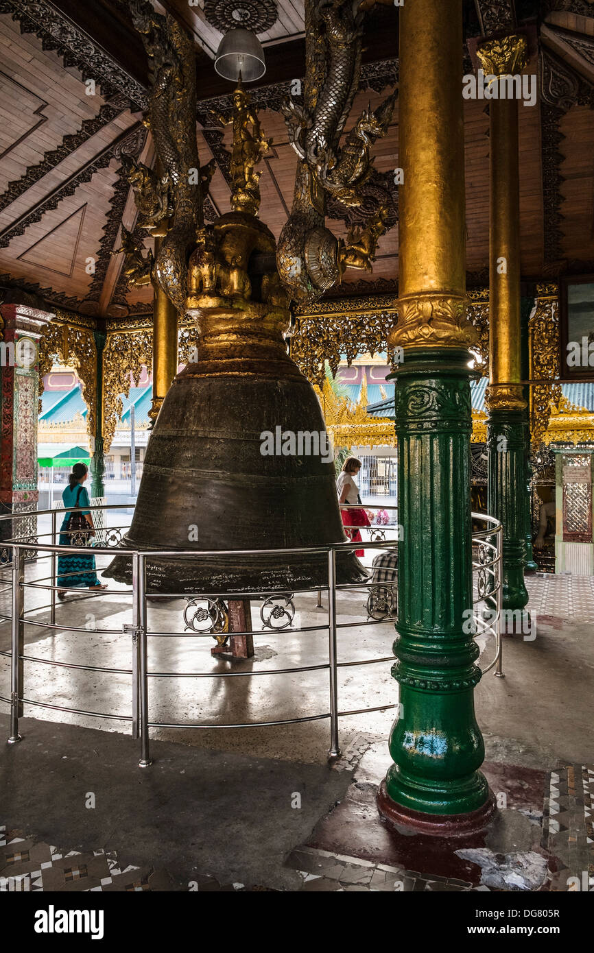 Maha Tissada Gandha Bell, Shwedagon Pagoda, Yangon, Myanmar, Asia Stock ...