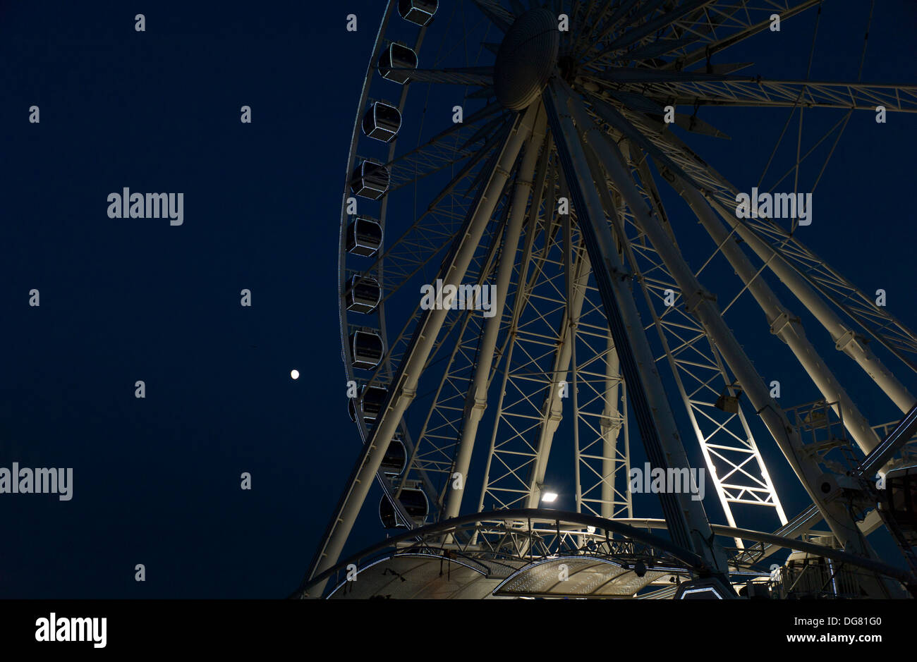 Brighton ferris wheel, evening, night, lights Stock Photo - Alamy