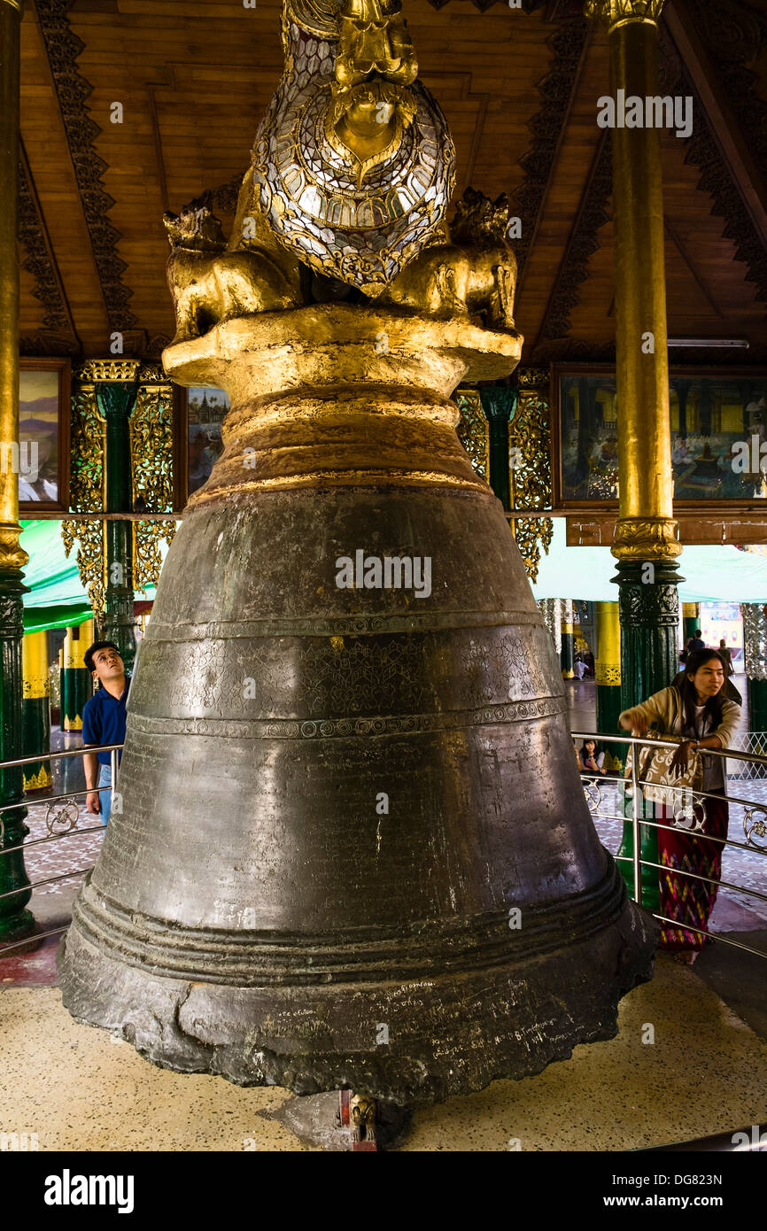 Maha Tissada Gandha Bell, Shwedagon Pagoda, Yangon, Myanmar, Asia Stock ...