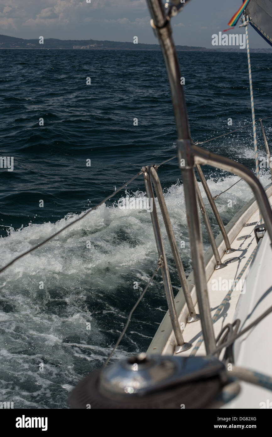Sailing yacht in motion hi-res stock photography and images - Alamy