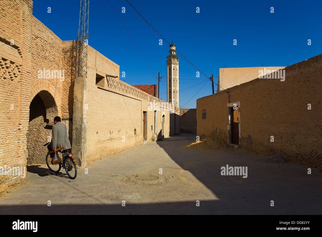 Tunisia.Tozeur. Medina. In background mosque Sidi Abdallah Bou Jemra ...