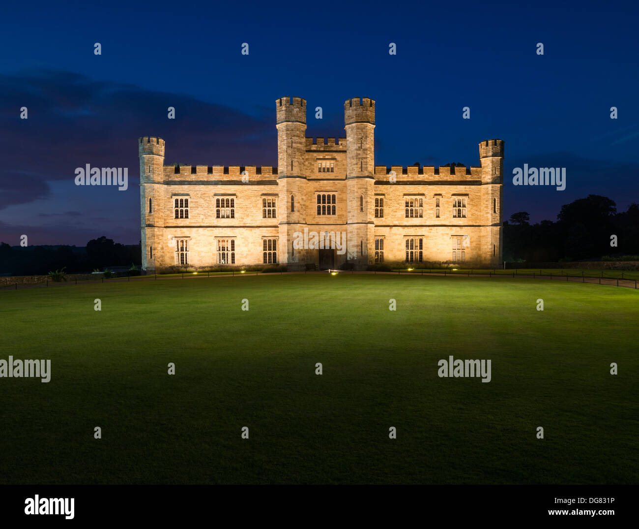 Leeds castle kent sunset hi-res stock photography and images - Alamy