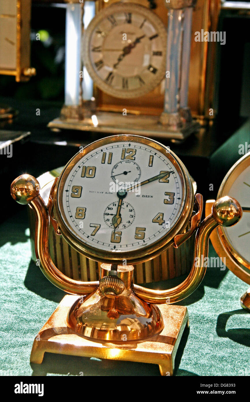 Figure clocks hi-res stock photography and images - Alamy