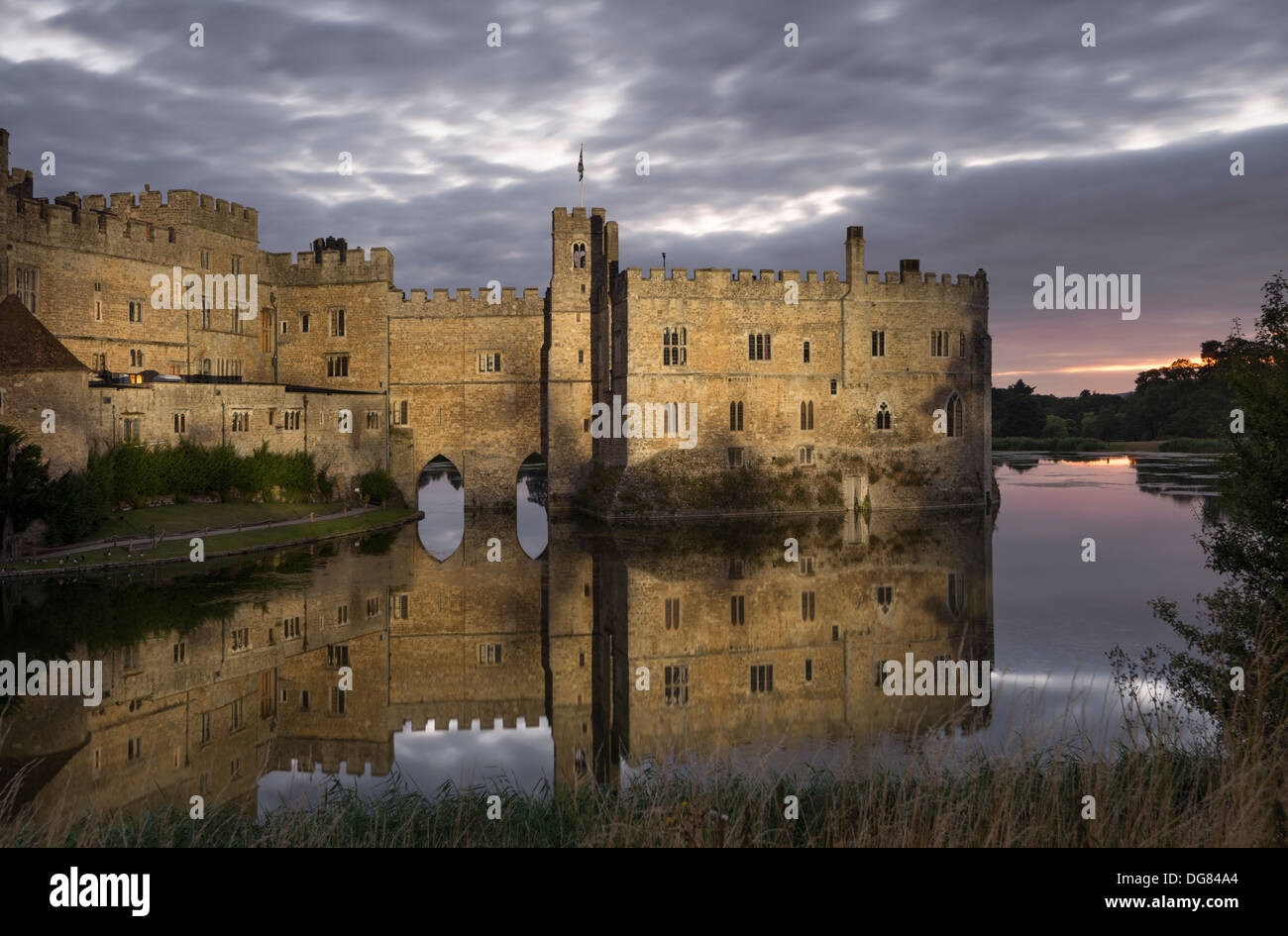 Leeds castle kent sunset hi-res stock photography and images - Alamy