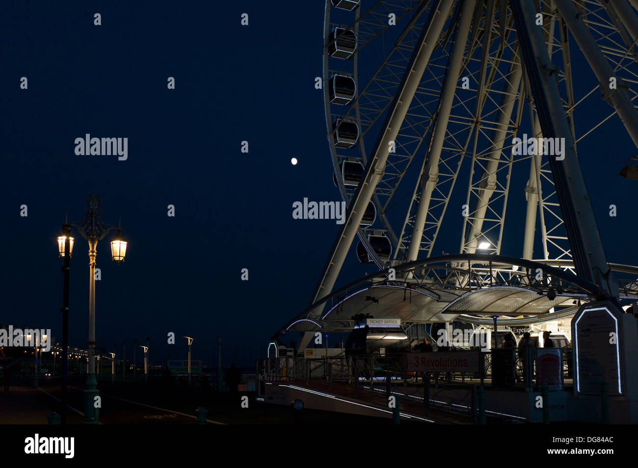 Brighton ferris wheel, evening, night, lights Stock Photo - Alamy