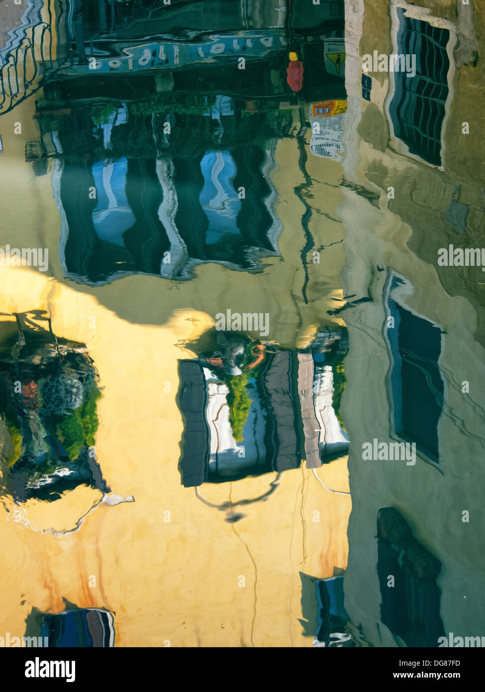 Distorted water scene hi-res stock photography and images - Alamy