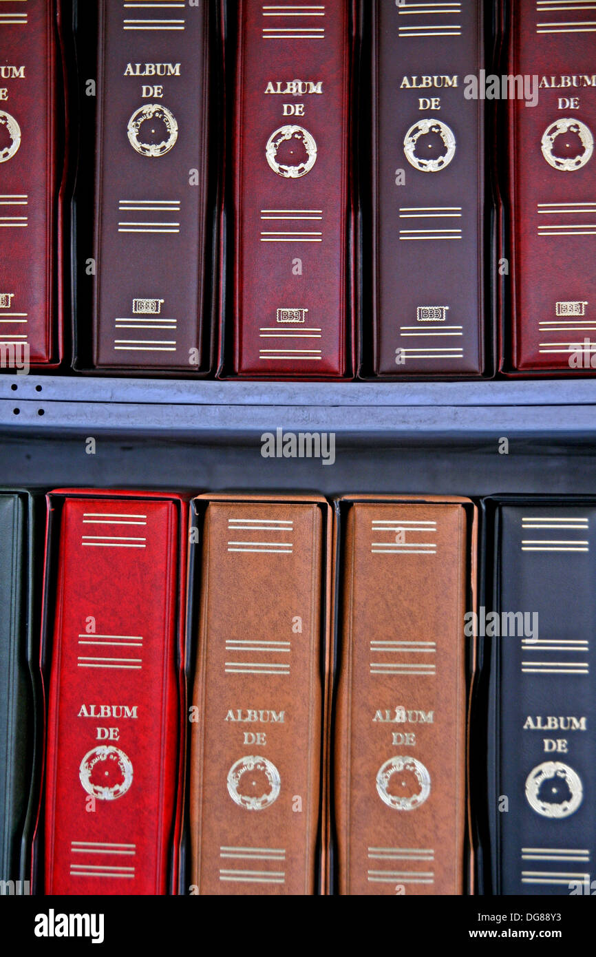 Shelf of albums hi-res stock photography and images - Alamy