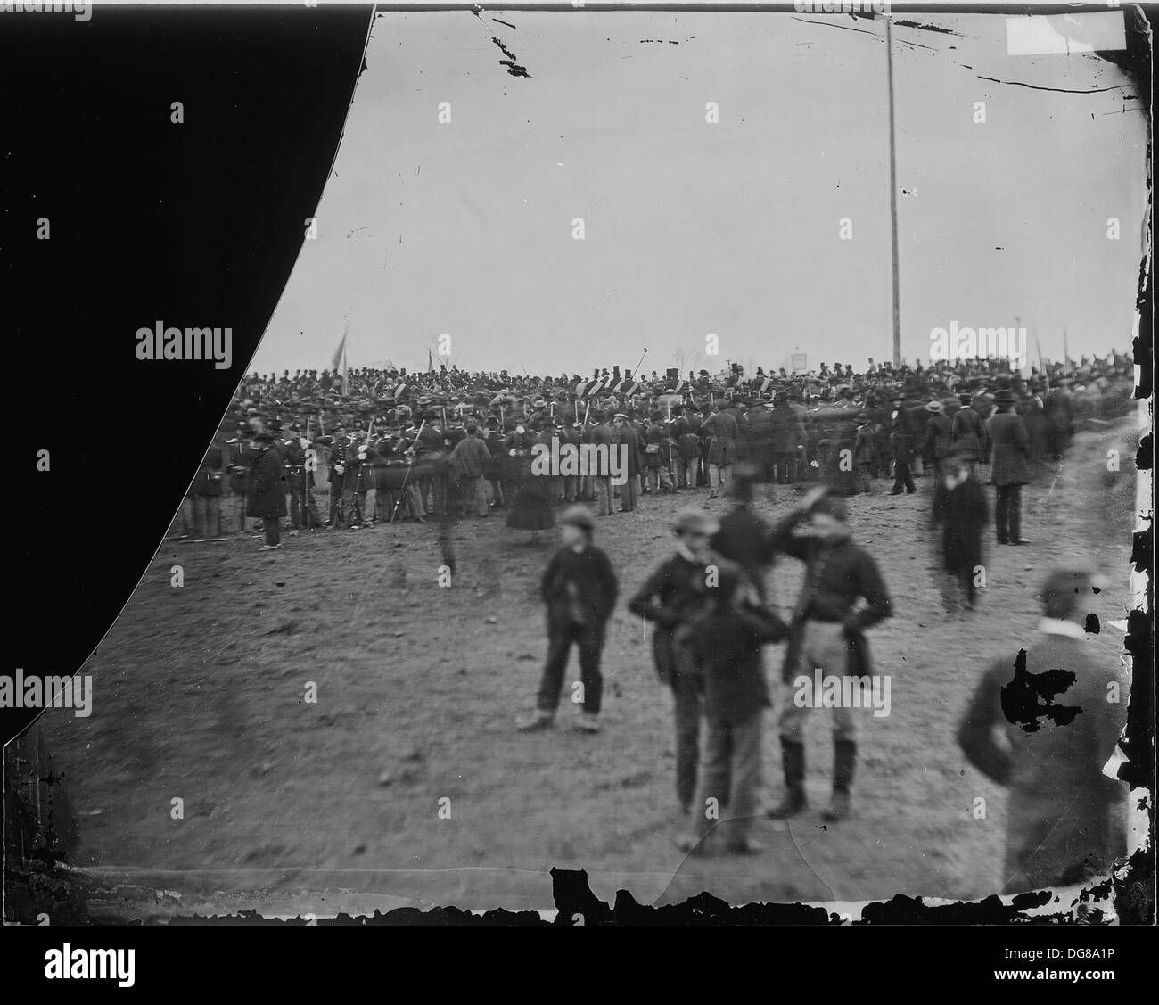 Crowd of soldiers hi-res stock photography and images - Alamy