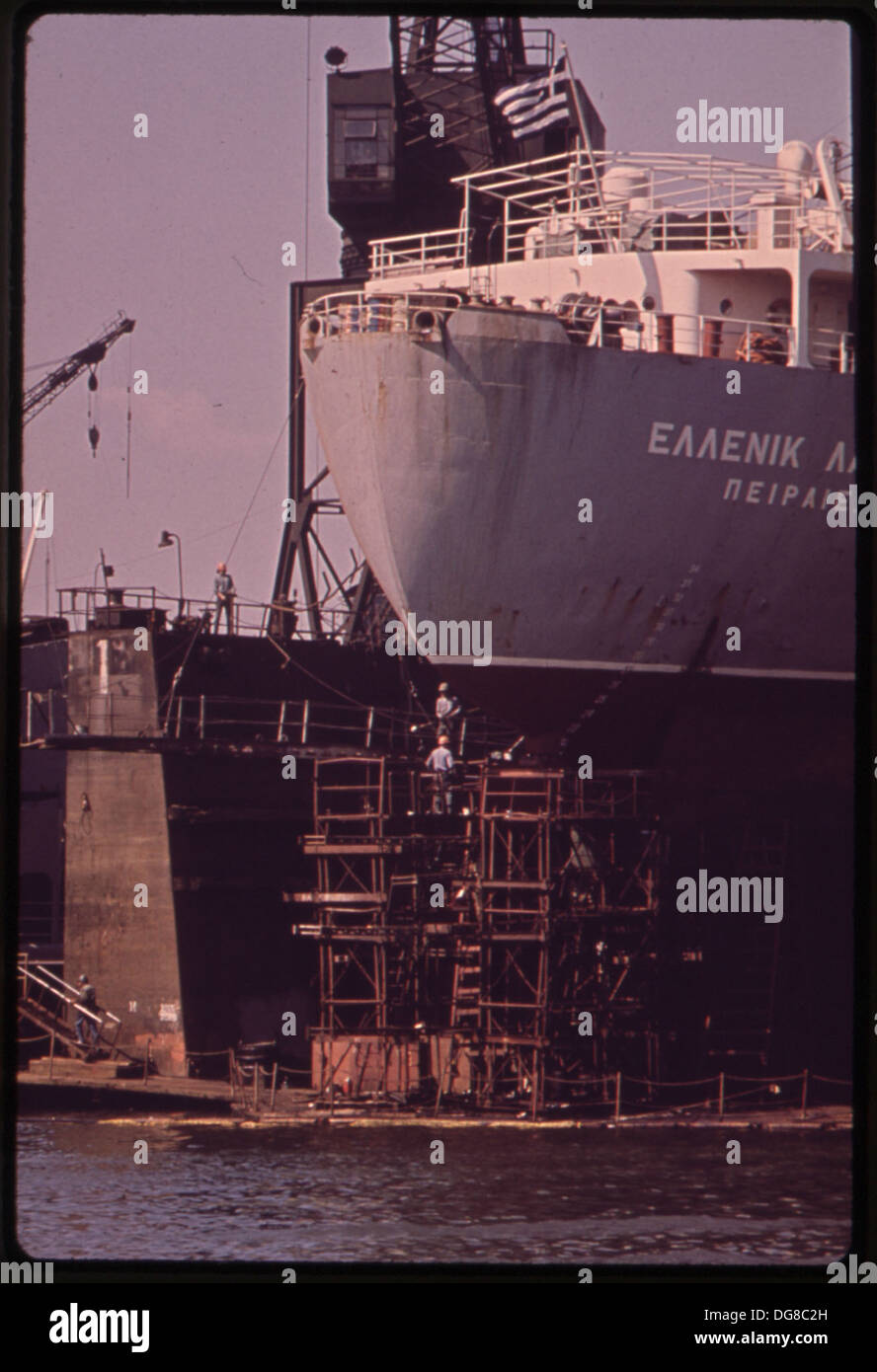 Drydock shipbuilding construction industry hi-res stock photography and ...
