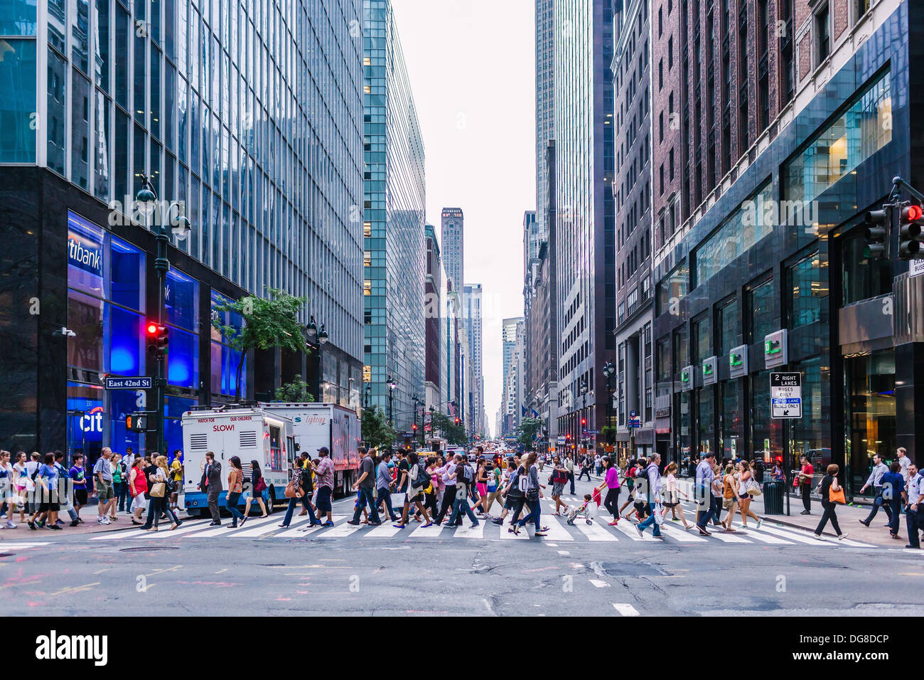 New York City, pedestrians crossing road Stock Photo - Alamy