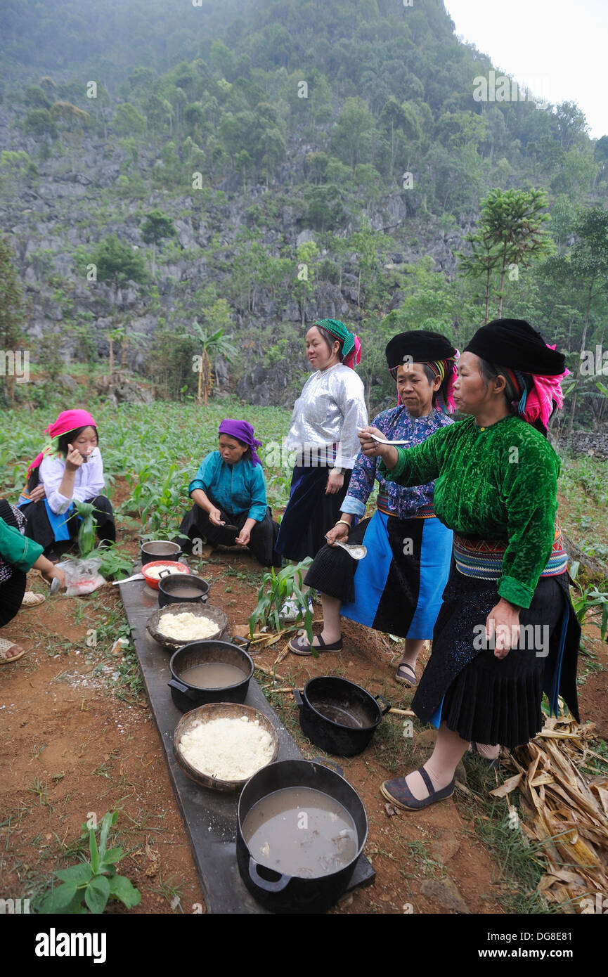 Hmong Funeral High Resolution Stock Photography and Images - Alamy