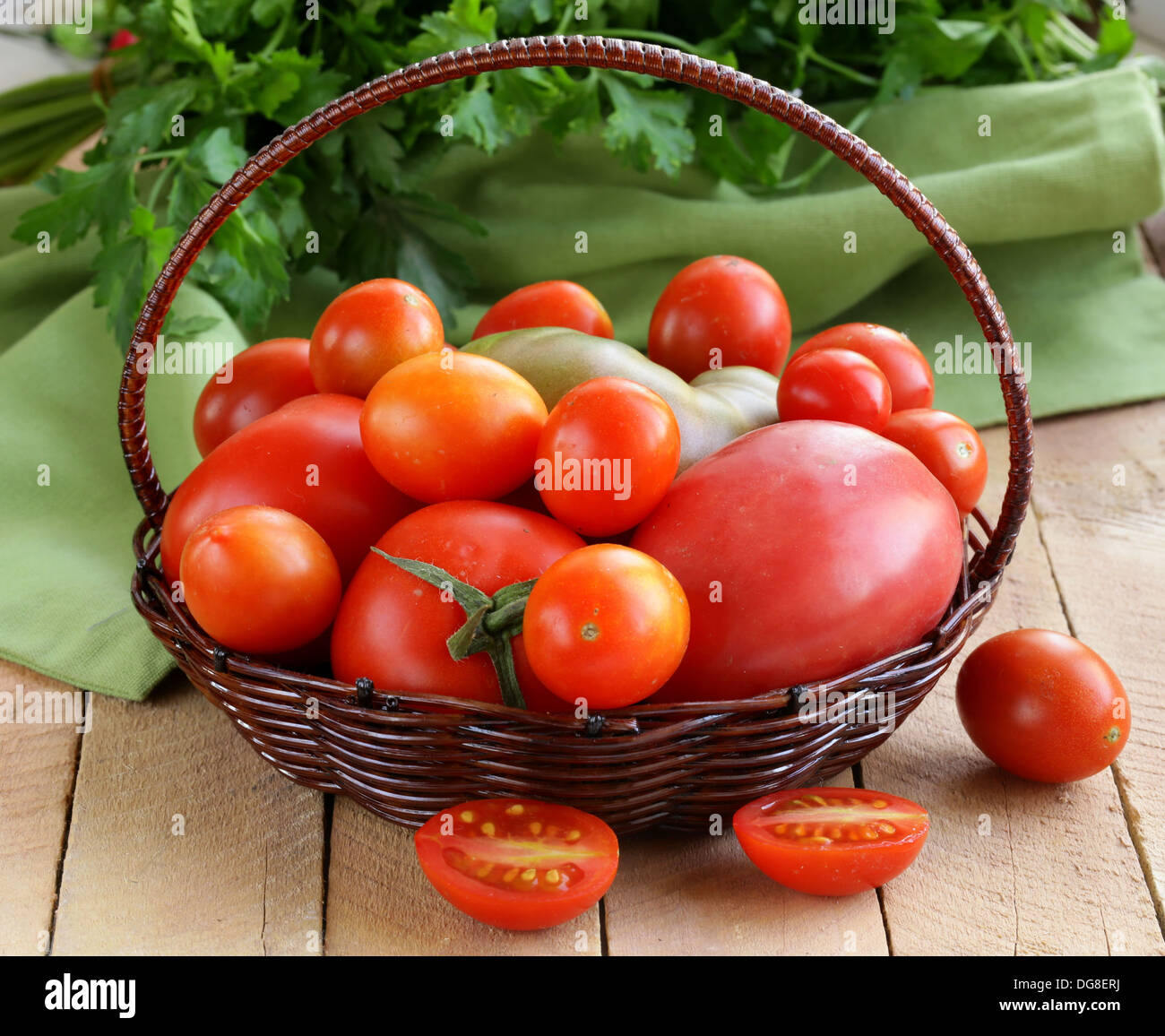 Tomatoes different types hi-res stock photography and images - Alamy
