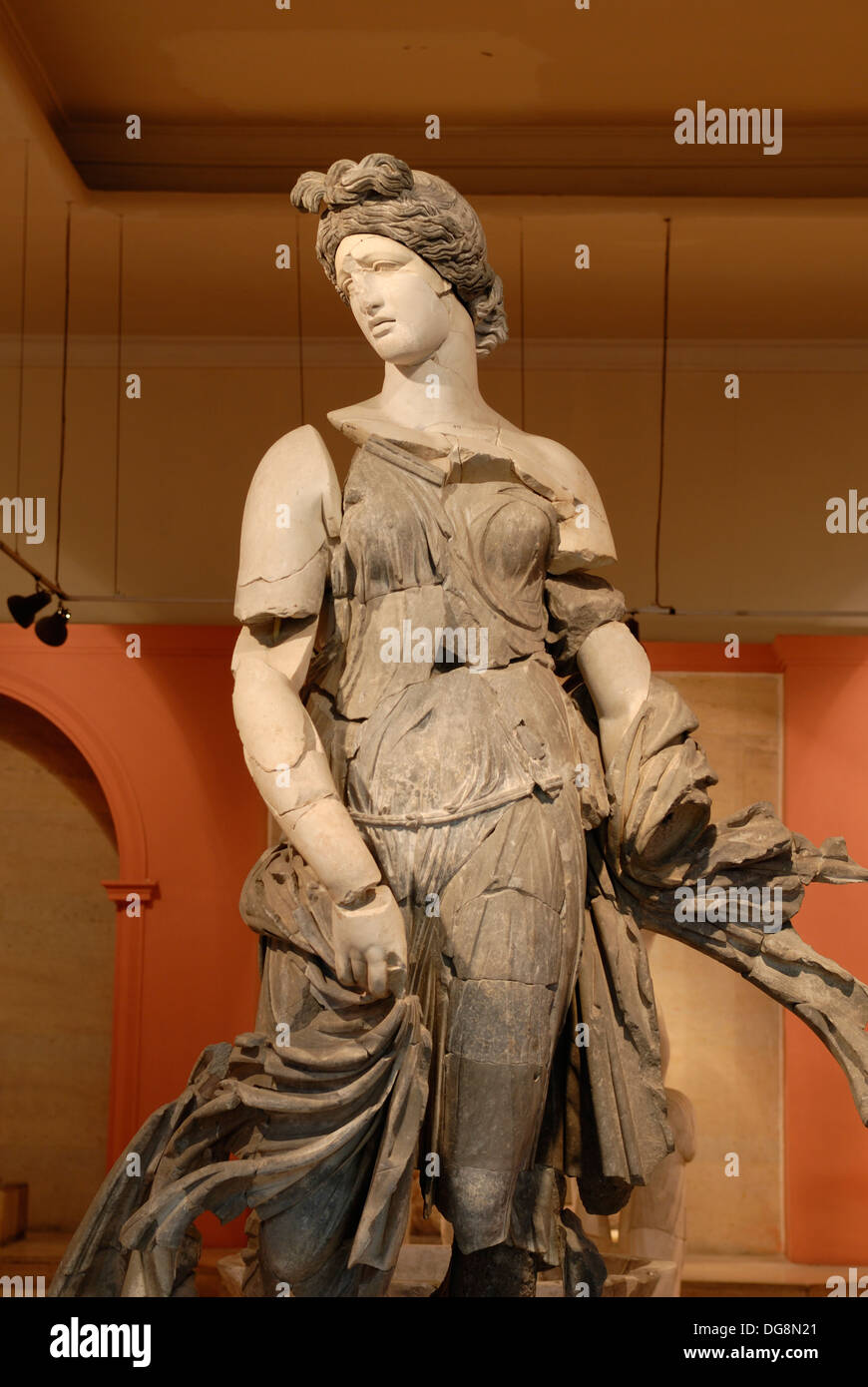 Statue of dancer hi-res stock photography and images - Alamy