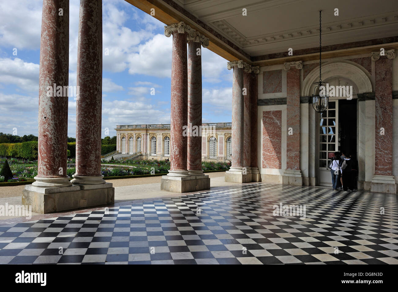Peristyle garden hi-res stock photography and images - Alamy