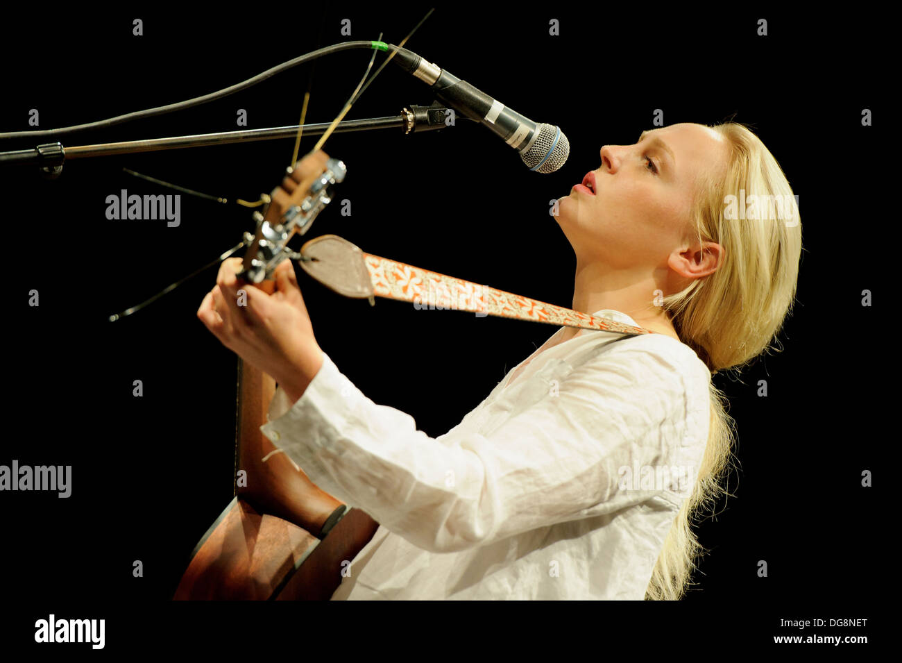 Singer and songwriter Laura Marling performs in front of a sellout ...