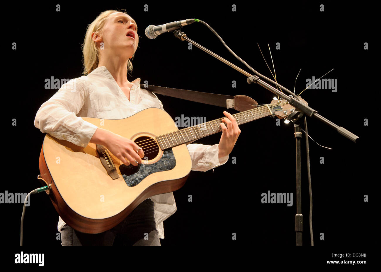 Singer and songwriter Laura Marling performs in front of a sellout ...