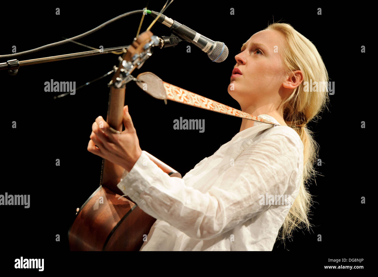 Singer and songwriter Laura Marling performs in front of a sellout ...