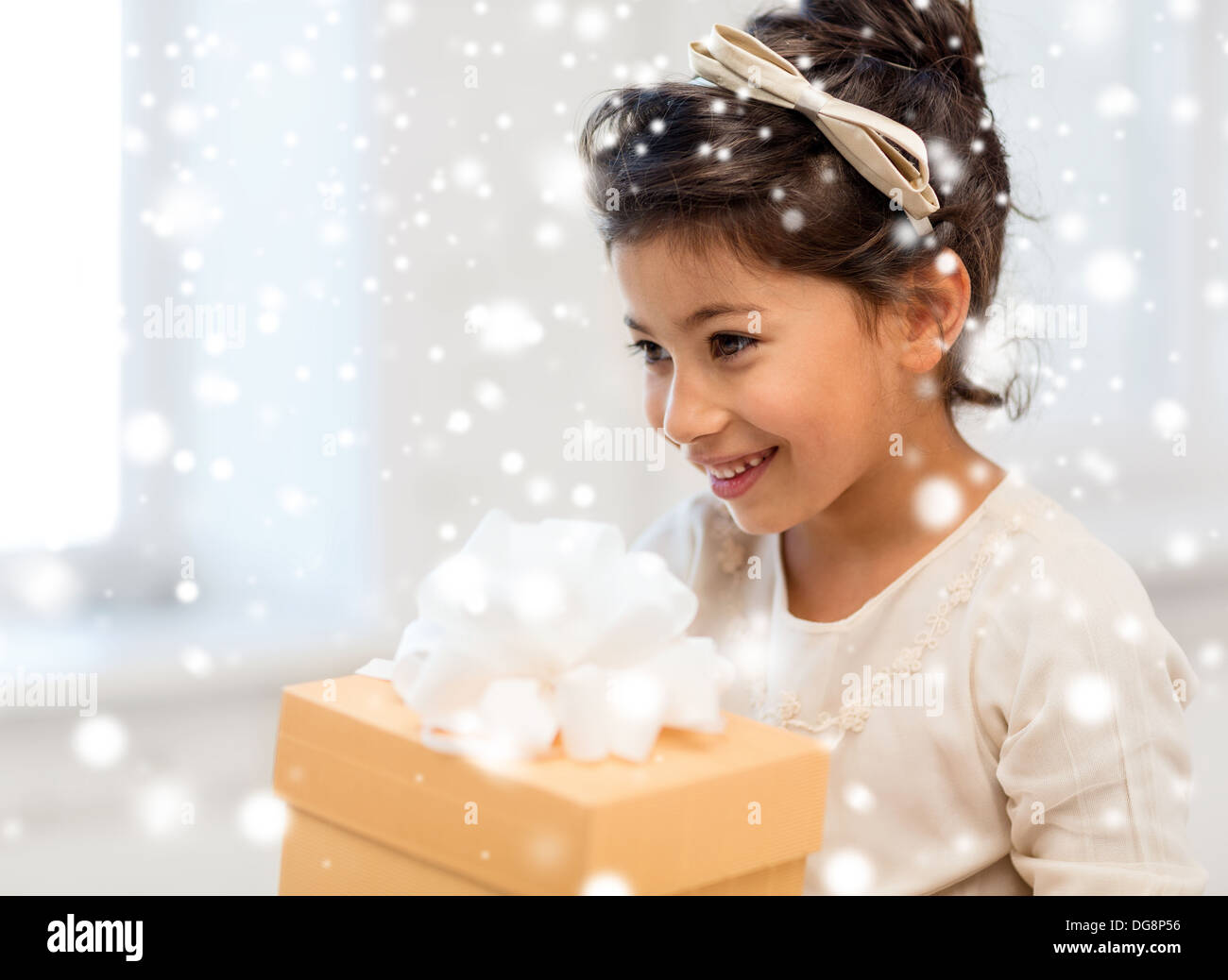 happy child girl with gift box Stock Photo - Alamy