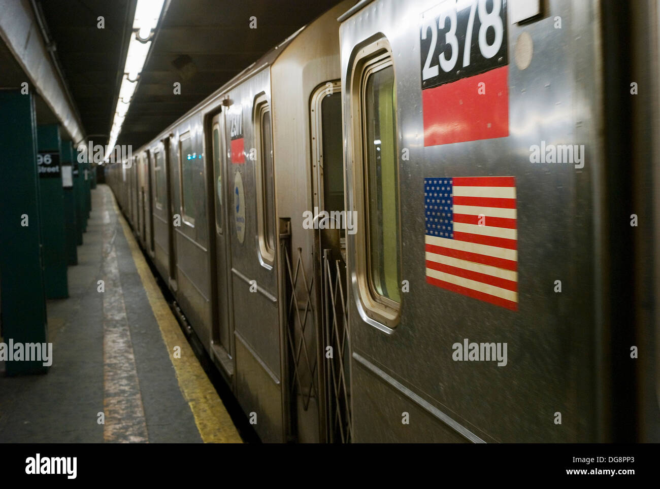 96th street station hi-res stock photography and images - Alamy